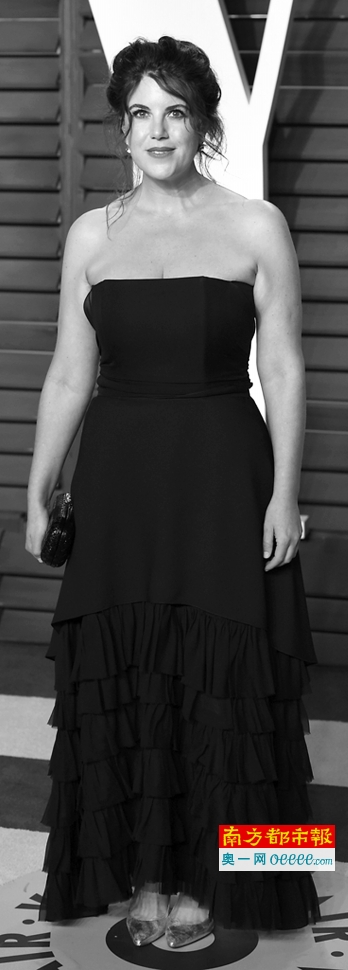 莱温斯基谈与克林顿绯闻:羞耻感像沥青粘着你|莱温斯基_新浪新闻